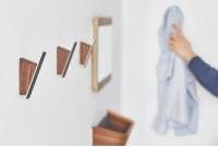 China Modern Decorative Acacia Wood Mail Organizer Hanger Storage Shelf Rack Wooden Key Holder for sale