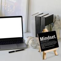 China Varnished Home Decorations.Gifts Inspirational Motivational Wooden Sign for Office Desk for sale
