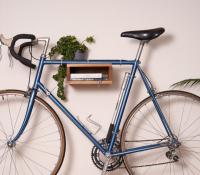 China Classification Non-folding Rack Wall Mounted Bike Rack with Handmade OAK Wood Design for sale