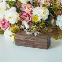 China Rustic Vintage Solid Wood Rectangle Jewelry Storage 2 Ring Box with TIMBER Engraving for sale
