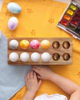 China Solid Wood Eggs Crate Wooden Tray for Eggs Customized Designs and Customized Branding for sale