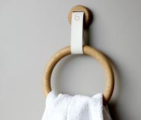 China Eco Friendly Wood Towel Holder Ring for Bathroom Decor Single Tier Storage Holders Racks for sale