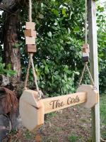 China Chicken Toys Wall Mounted Cat Perch Suitable for Cats and Animals for sale
