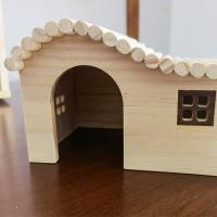China Gift Craft Animal Bed Industrial Wooden Hedgehog House for Climbing Cute Natural Wood for sale