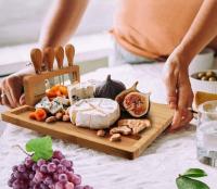 China Free Sample Charge Bamboo Cheese Board and Knife Set for Charcuterie Cutting for sale