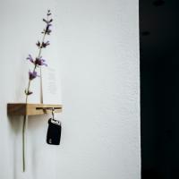 China Living Room Key Hooks Wall Decoration Board with Shelf and Vase for sale