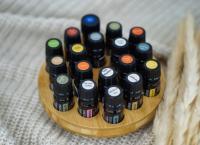 China Functional Wooden Stand for Efficiently Storing Oil Bottles in Circle Shape for sale