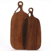 China Handcrafted Walnut Cheese Bread Cutting Board Wooden Serving Tray with Balance Design for sale