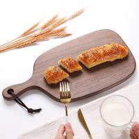 China Handcrafted Walnut Cheese Bread Cutting Board Wooden Serving Tray with Balance Design for sale