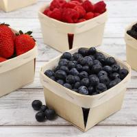 China Silk-Screen Printed 5.75-Inch Square Vented Wooden Berry Baskets for Fruit Picking for sale
