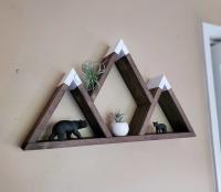 China Custom Wood Floating Shelves 25x14x4 Inches for Handmade Nature Wooden Mountain Shelf for sale