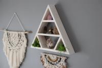 China Minimalist Design Wooden Triangle Wall Shelf Crystal Display Shelves for Home Storage for sale