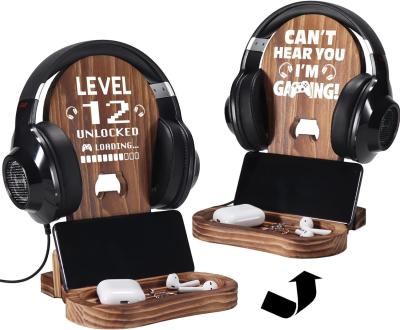 China Hotel Home Bathroom Decoration Wooden Headset Stand Decorations for Gamer Teenage Boy for sale