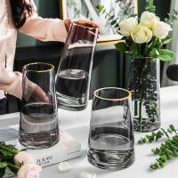 China Modern Style Green Glass Vase Customized Pure Color Home Decoration for Anniversary for sale