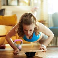 China Eco-friendly Wooden Wobble Balance Board for Versatile Balance Training and Home Decor for sale