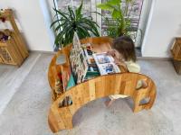 China Christmas Gifts Eco-friendly Montessori Books Shelf for 202406 Kids Wooden Table Chair for sale