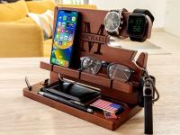 China Personalized Light Wooden Phone Holder with Competitive and Customized Logo Acceptable for sale