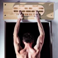 China Wooden Rock Climbing Hangboard Hand Grip Strengthener for Customized Athlete Training for sale