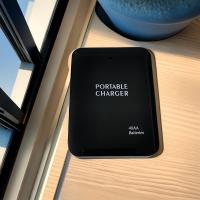 China Detachable AA Battery Emergency Power Bank Convenient Compact for sale