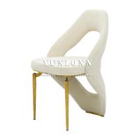 China Chinese Modern Elegant New Arrival Upholstered Nordic Velvet Hotel Padded Dining Room Chair for sale
