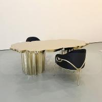 China Modern Luxuriously Designed Tree- Trunk Shaped Gold Metal Dining Table for Hotels Weddings and Villas for sale