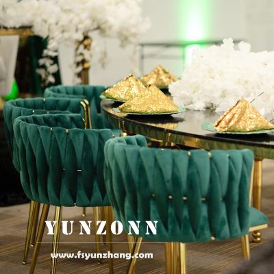 China Velvet Dinning Room Furniture Restaurant Modern Luxury Upholstered Soft Fabric Velvet Dining Chairs for sale