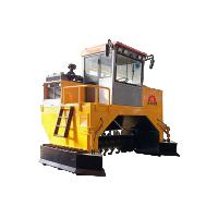 China Windrow Compost Fertilizer Machine Turner For Livestock Manure Treatment for sale