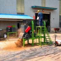China Vertical Fertilizer Crusher with Hard Alloy Blades for High Moisture Organic Material and Compact Structure for sale