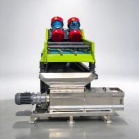 China Inclined Climbing Vibrating Screen Solid‑Liquid Separator Combined With Screw Extrusion Dewatering Machine for Breeding Plant for sale