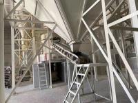 China 1-25tph Capacity Limestone Raymond Grinding Mill Machine for Customer Requirements for sale