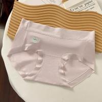 China Snug Contoured Stay-Put Fit Movement-Friendly 4-Way Stretch Breathable Cotton Lady's Briefs for All-Day Wear for sale