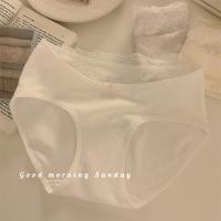 China Elegant Delicate Lace Trim Snug Body-Mapped Stay-Put Fit Breathable Premium Natural Cotton Ladies' Briefs for sale