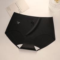 China Smooth Seamless Chafe-Free Resilient 4-Way Stretch Cool Breathable Moisture-Wicking Ladies' Briefs for Yoga for sale
