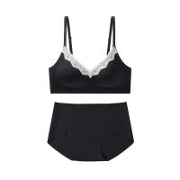 China Seamless Jelly Sports Bra with Adjustable Straps and Lightweight Seamless Construction for Everyday Wear for sale