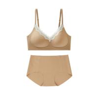 China Seamless Jelly Sports Bra with Adjustable Straps and Lightweight Seamless Construction for Everyday Wear for sale