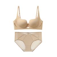 China Vented Lightweight Contoured Seamless Jelly Sports Bra For Women All - Day Wear for sale