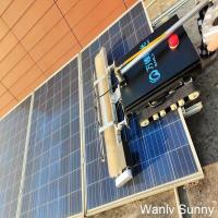 China Lithium Battery Powered Tracked Photovoltaic Panel Cleaning Machine with Distant Control for sale