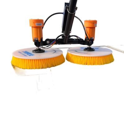 China Lithium Battery Dual-Head Rotating Photovoltaic Panel Brush 7.5m Handle 24V 30Ah for sale