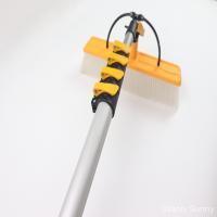 China Customized PV Cleaner Brush with Water Spray Professional Manual Solar Brush 80cm for sale
