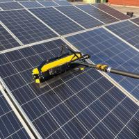China Durable Water-Feed Telescopic Cleaning Brush for Photovoltaic Washing 5 Section for sale