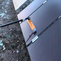 China Manual Spray Brush Solar Panel Cleaning Kit with 4.8m Water Fed Handle and Pump for sale