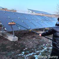 China Good Performance Telescopic Water Splash Solar Panel Cleaning Brush for Quick Delivery for sale