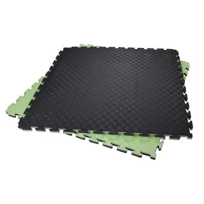 China Green Black EVA Gym Foam Mat 40x40 Inch Interlocking Floor Tiles 20mm Thick for sale