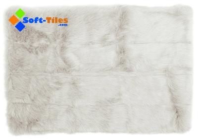China Super Soft Faux Sheepskin Area Rug 650-850g Polyester Custom Shape 3x5 ft for sale