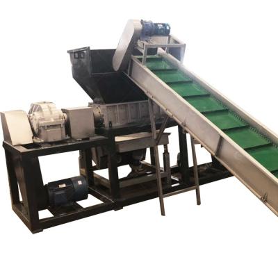 China 800-5000kg/h Capacity Plastic Recycling E-waste Waste Metal Rubber Tire Shredder for sale