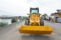China 1.2m3 Bucket Small Front End Loaders Large Hub Axle 2560mm Base for sale