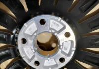 China 40*72*37mm Lantu Wheel Hub for Energy Vehicles in Silver Color for sale