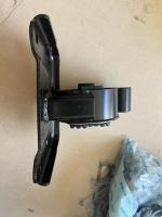 China Black Geely Engine Claw Pad for Gearbox and Engine Fixing Rubber Sleeve for sale