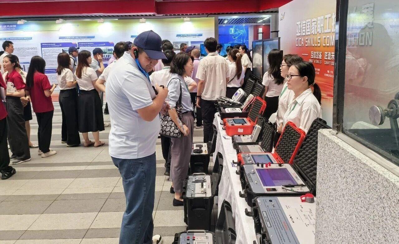 On-site photo of the designated equipment for the Xi'an Xu&hui-Asiainfo National Employee Skills Competition.