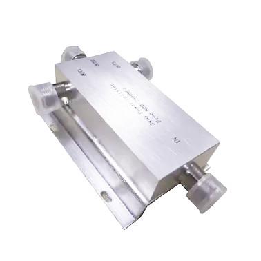 China 3 Way Silver Power Divider/Splitter 2500MHz With 50Ω I/O Impedance for sale